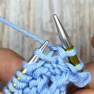 PLL stricken (Purl Left Loop) | simpleknittingpatterns.com