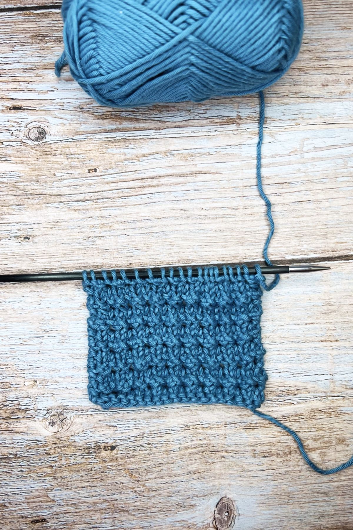 Kieselmuster stricken (pebble stitch) | simpleknittingpatterns.com