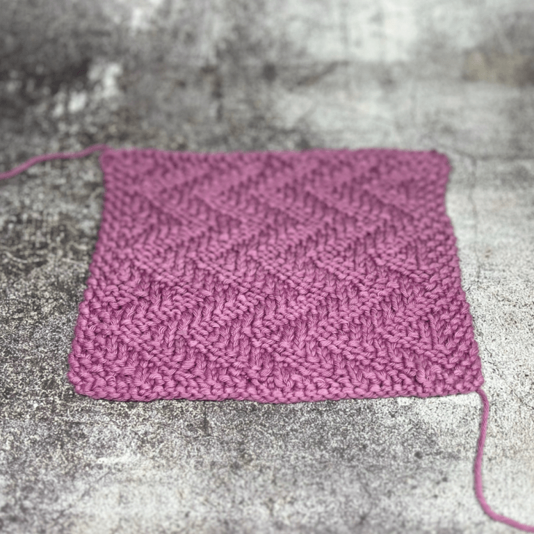 Einfaches Zickzackmuster stricken | simpleknittingpatterns.com