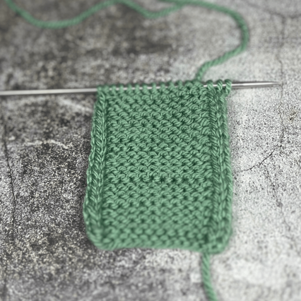 Masche links abheben (1M li abh) | simpleknittingpatterns.com