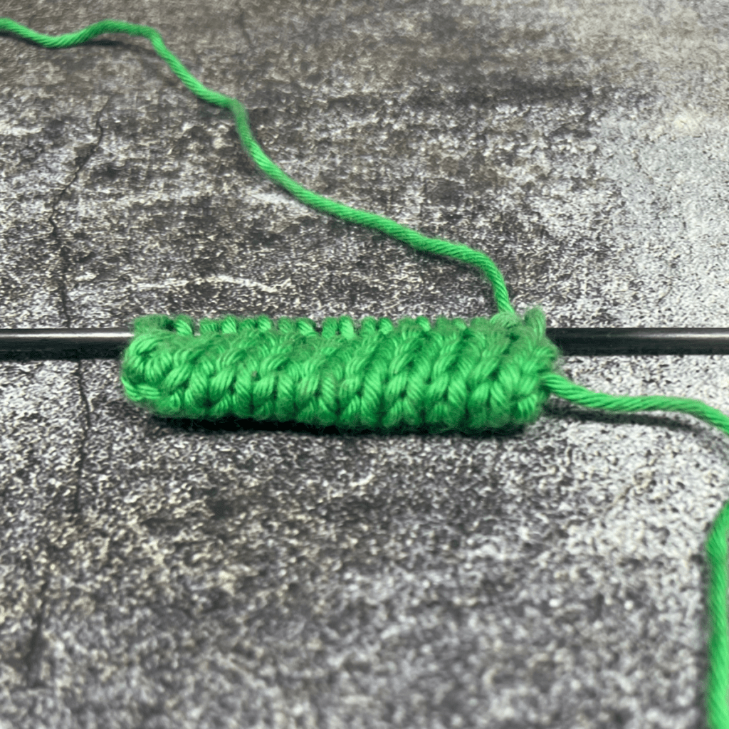 Kordel stricken: Anleitung für den I-Cord | simpleknittingpatterns.com